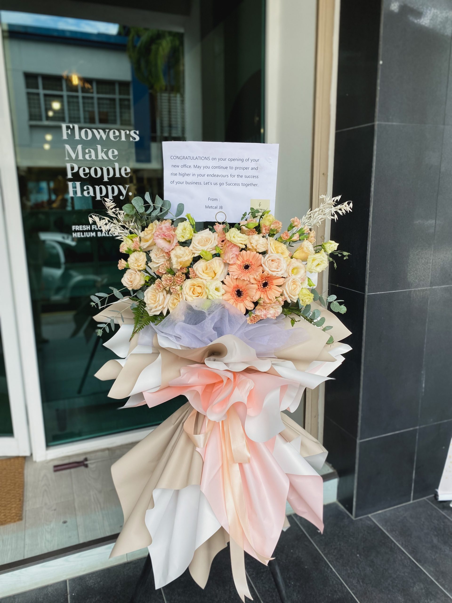 Grand Stand Pastel - Opening Floral Stand of pastel color flowers